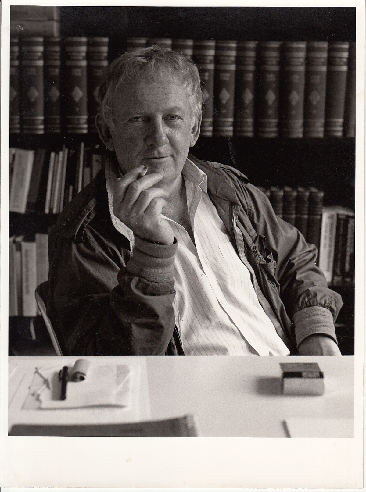 Hugo Claus [portret, met sigaret in de hand] Ludo Geysels - GEYSELS ...