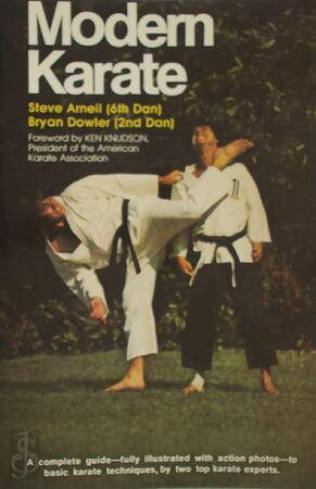 Modern Karate - Steve Arneil, Bryan Dowler - (ISBN: 9780809282562) | De ...
