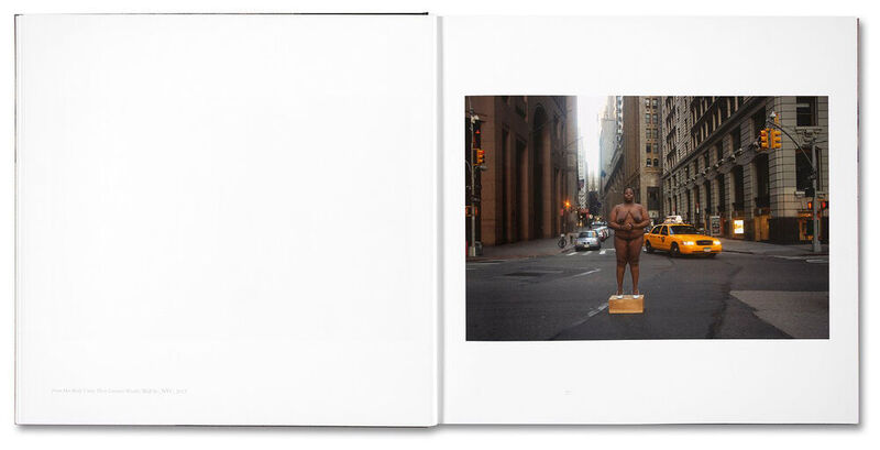 Nona Faustine – White Shoes - (ISBN: 9781913620516) | De Slegte